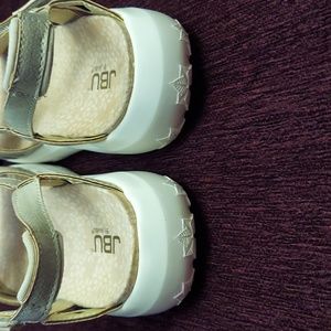 JBU | Shoes | Jbu By Jamba Sandals | Poshmark